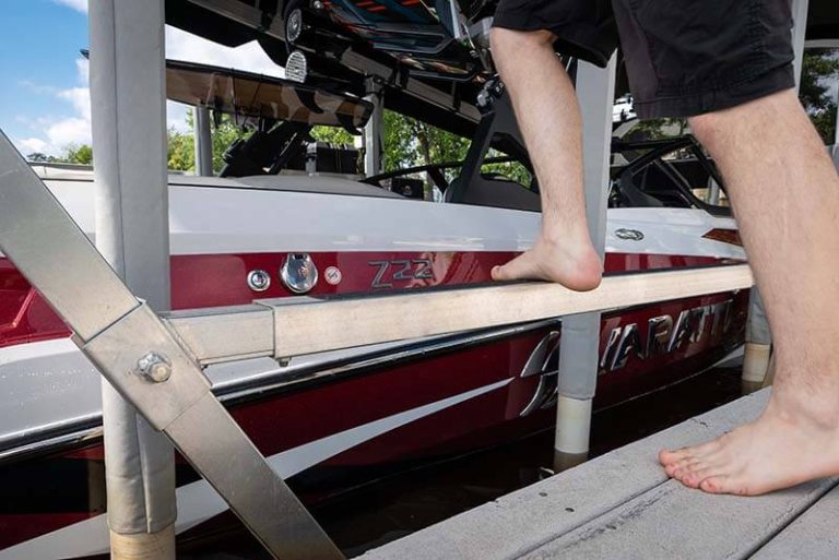 Vertical Boat Lifts with VSD Screw-Drive | FLOE Intl